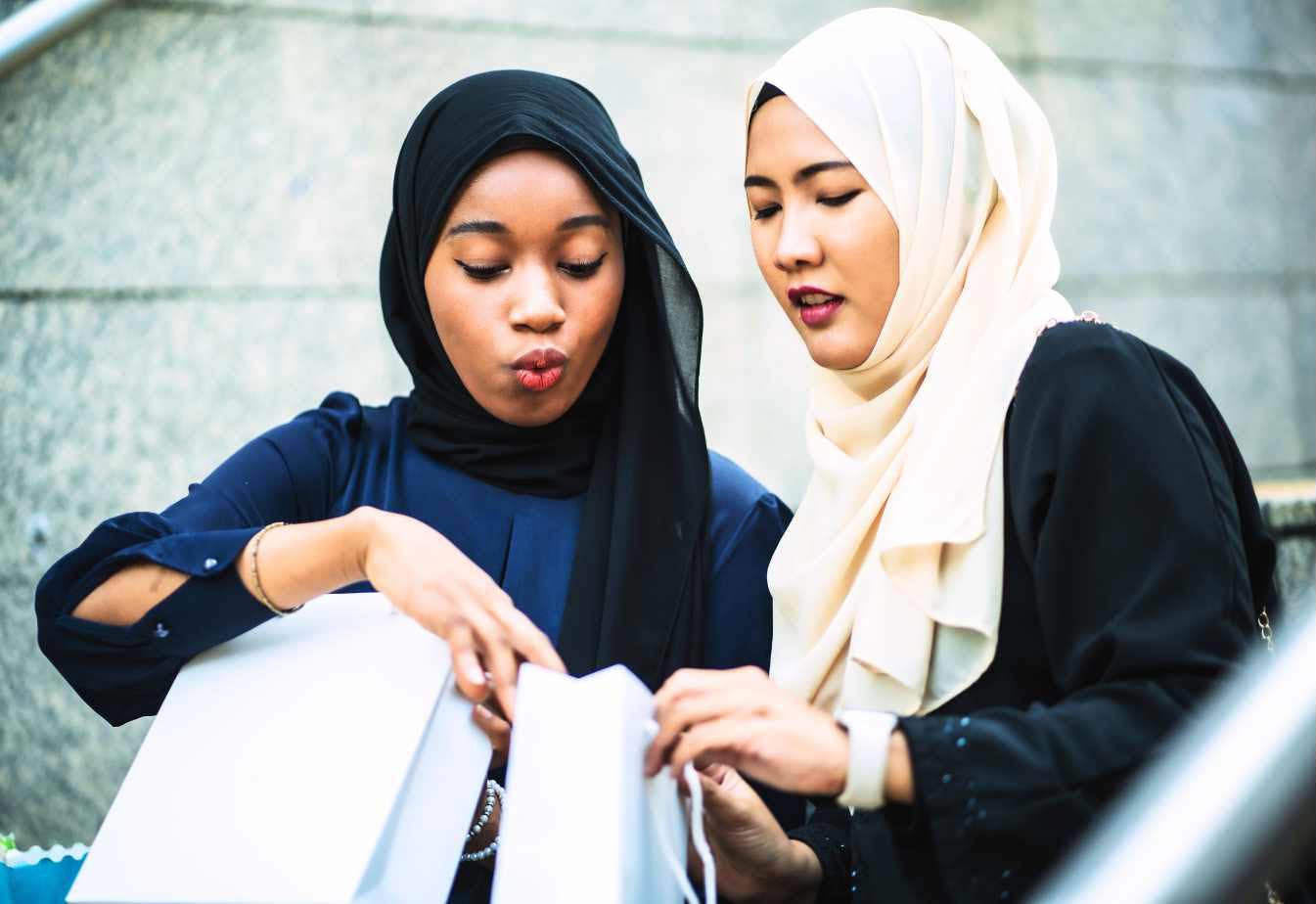 Islam Larang Meminta-minta Orang Belanja